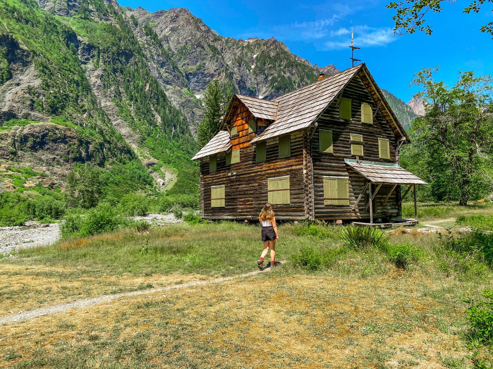 Guide to Backpacking Enchanted Valley in Olympic National Park